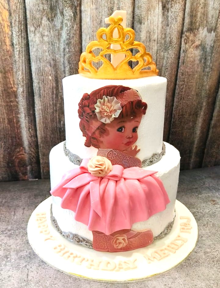 Baby Girl with crown cake – Bonviveur